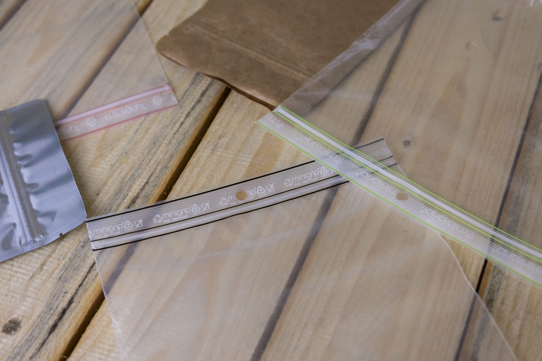 Clear pouches: pack and protect your products | Flexico